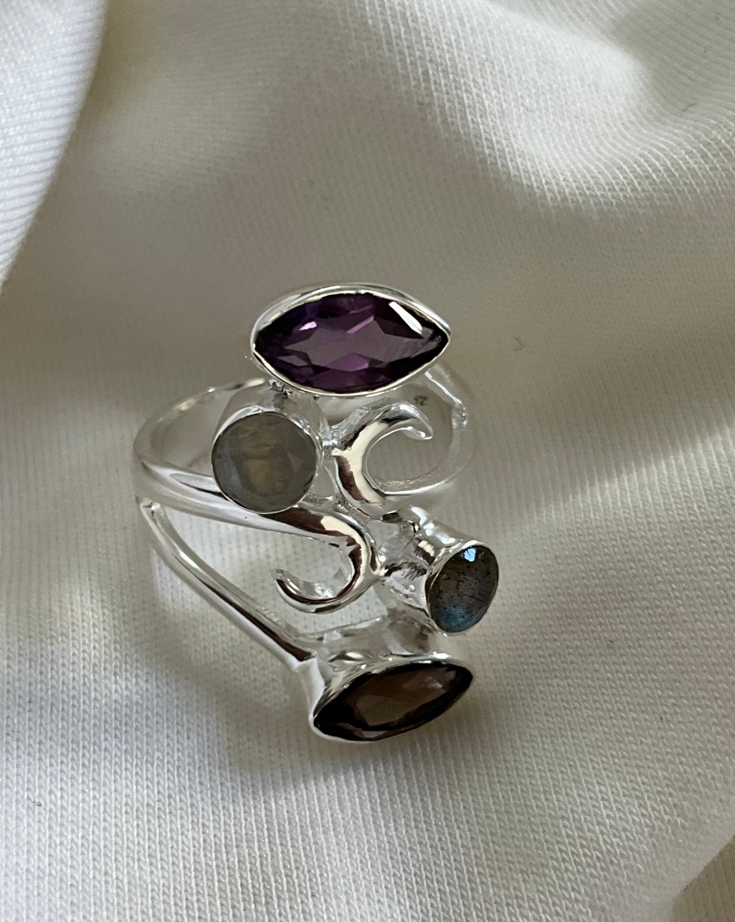 Beni Multi Stone Ring – thedraperyco